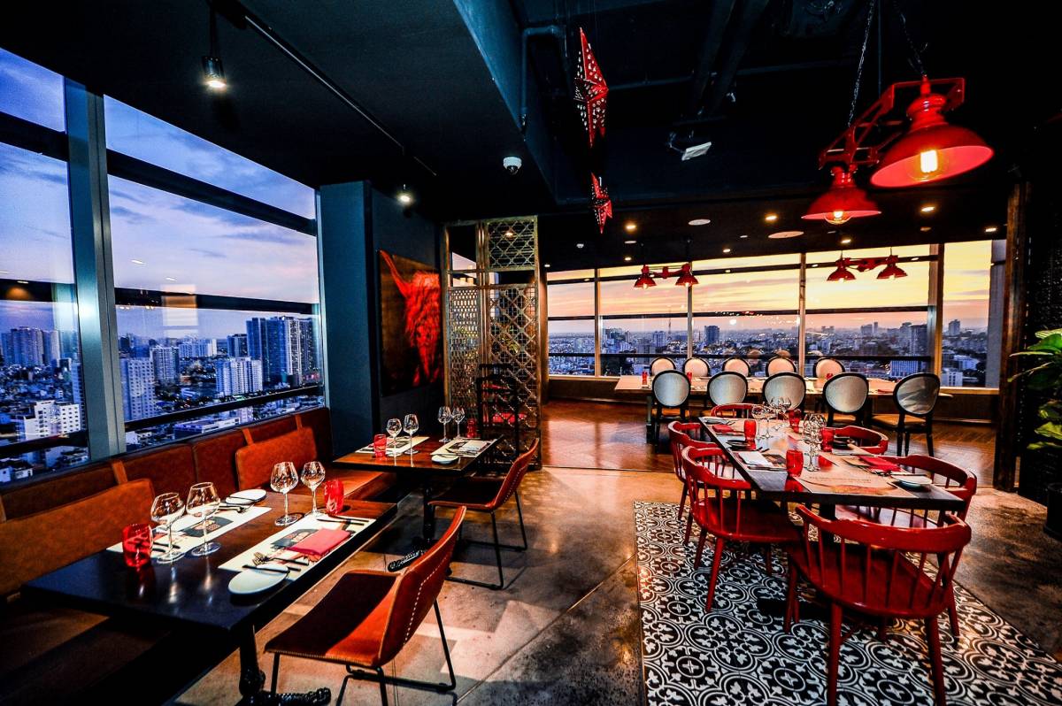 Pullman Saigon Centre - Mad Cow Wine & Grill