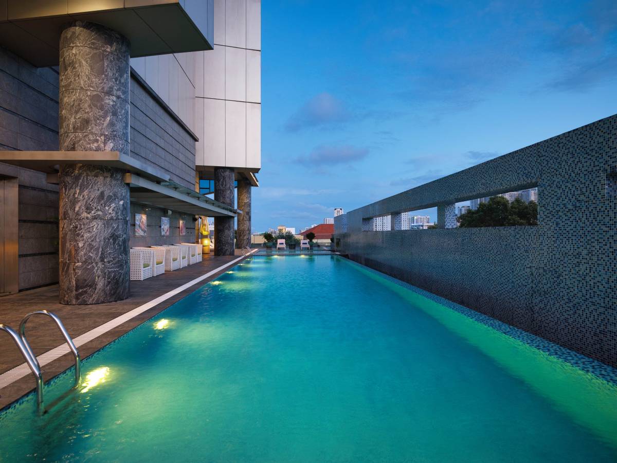 Pullman Saigon Centre - Swimming Pool
